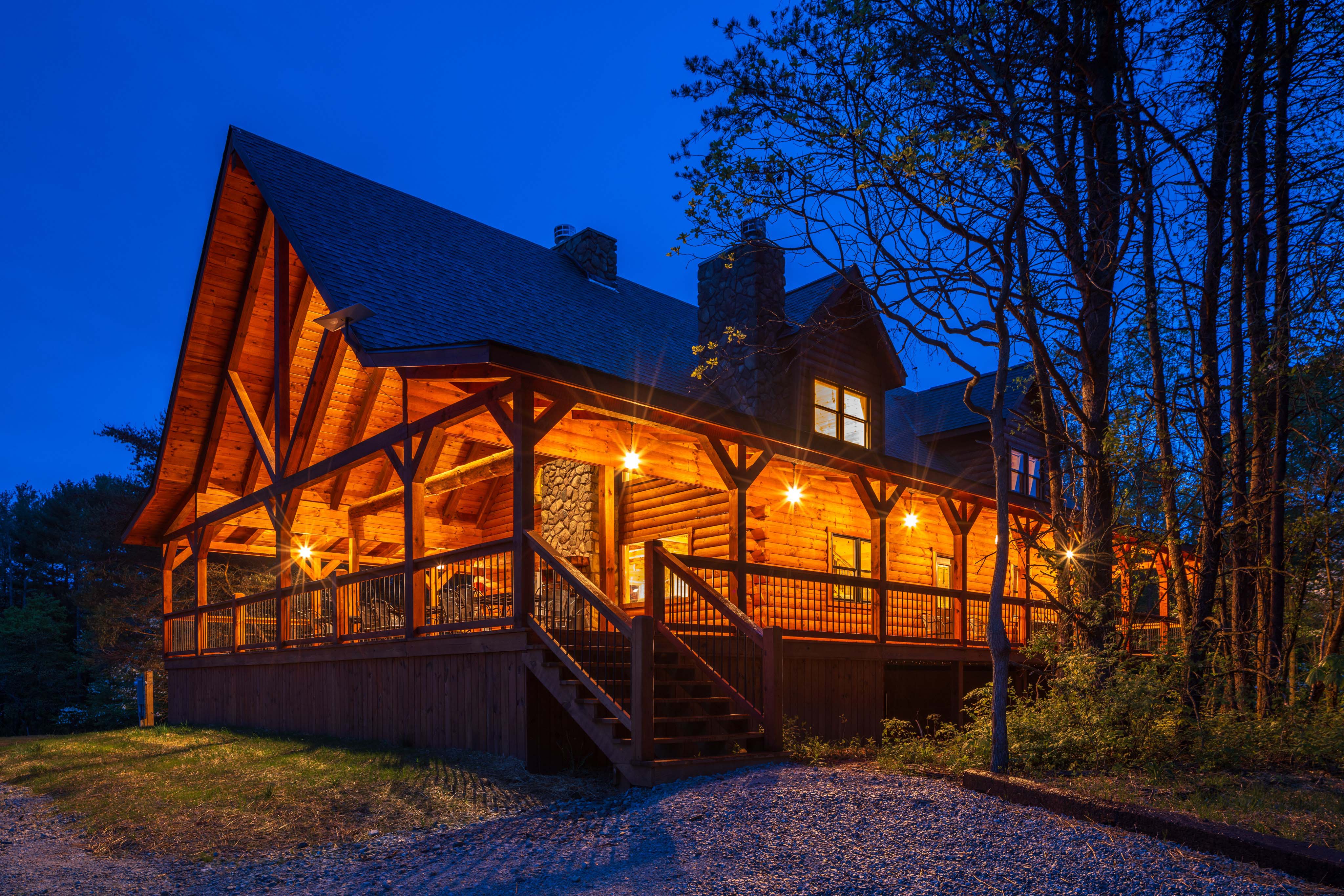 Scenic Ridge Lodge - Hocking Hills Serenity Cabins - Hocking Hills, Ohio